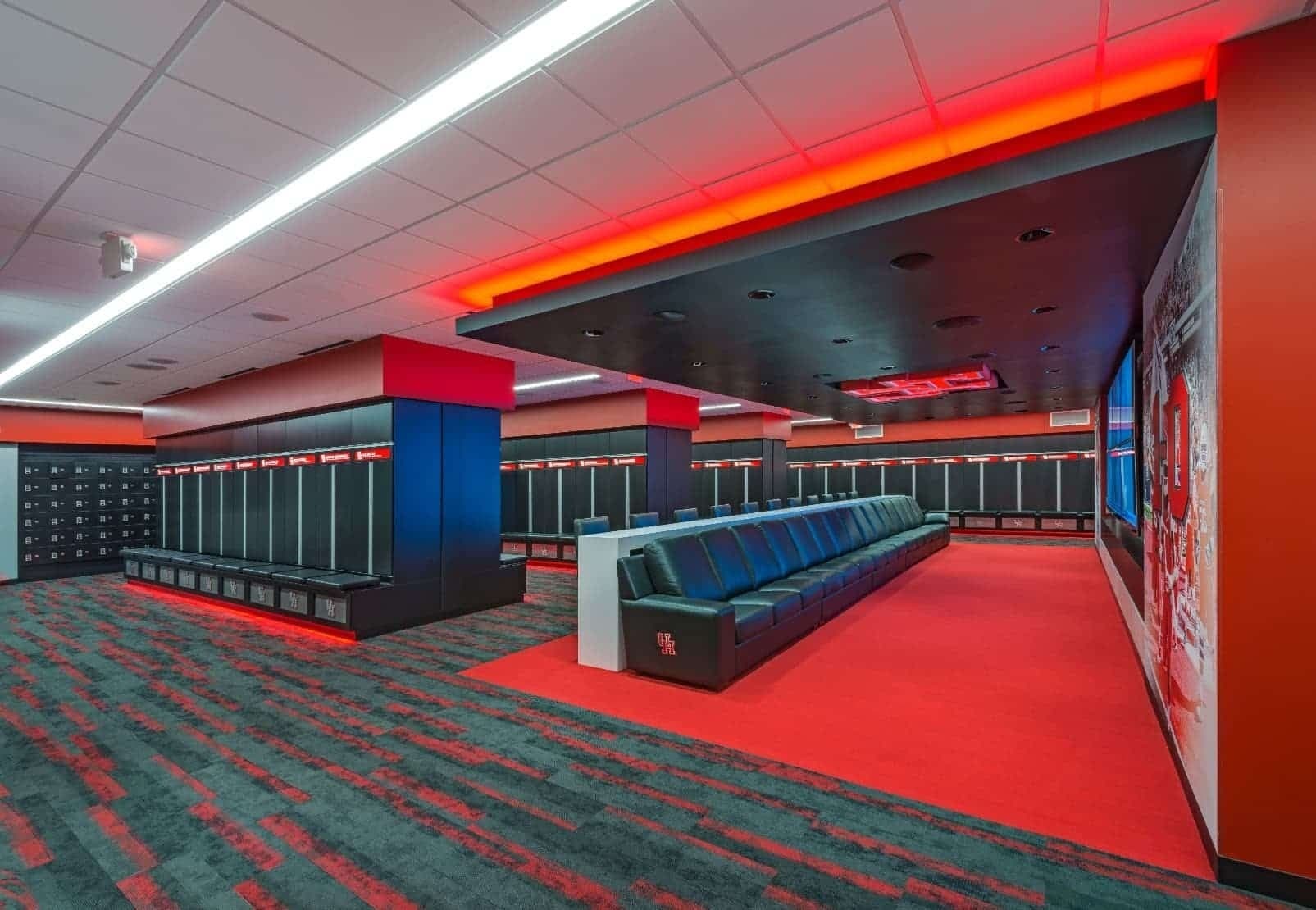 University of Houston – Football Locker Room - PBK Architects