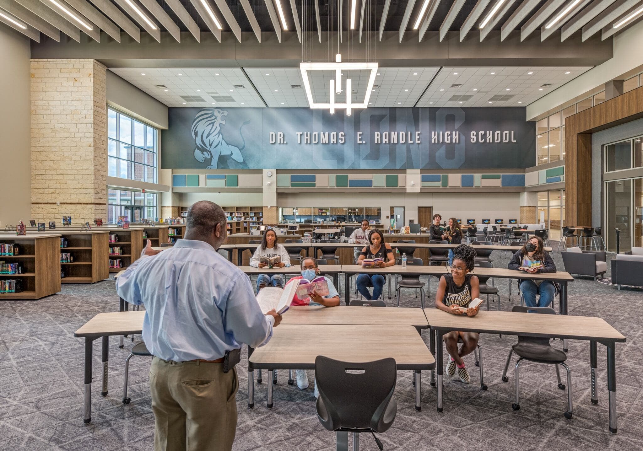 Dr. Thomas Randle High School - PBK Architects