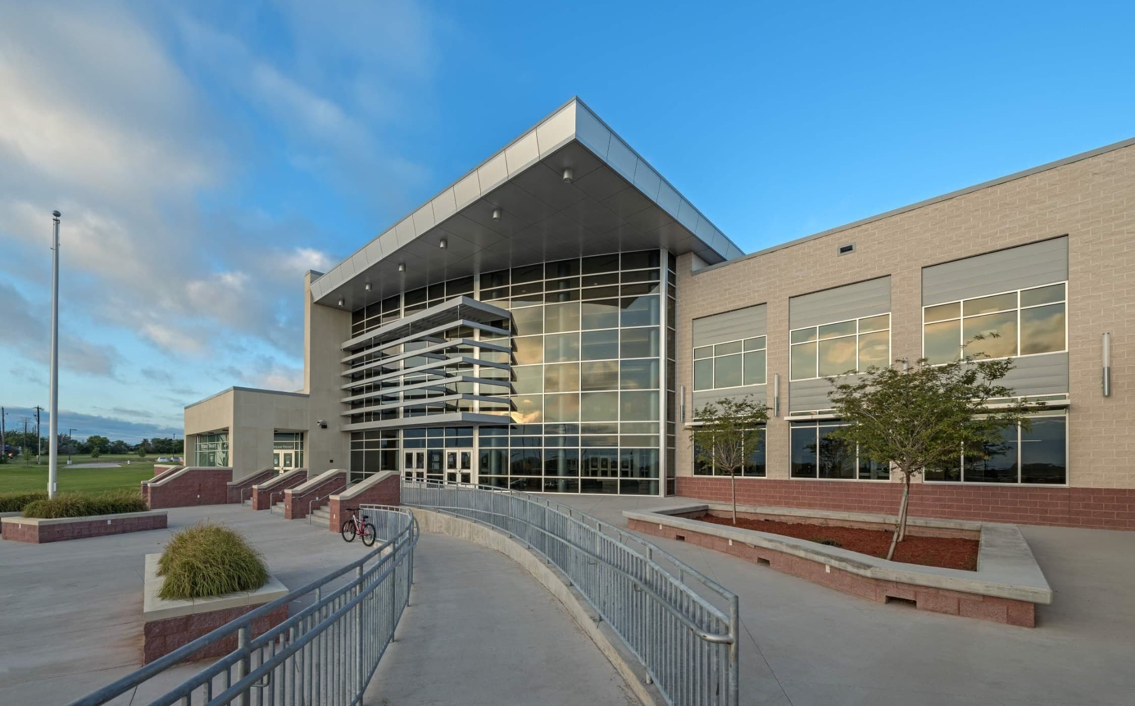 DeSoto High School Academy - PBK Architects